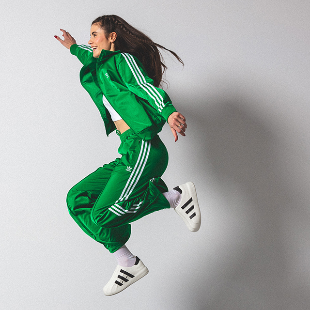 Buzz Sneaker Station - Sportfelszerelés, lábbeli és ruházatot árusító ...