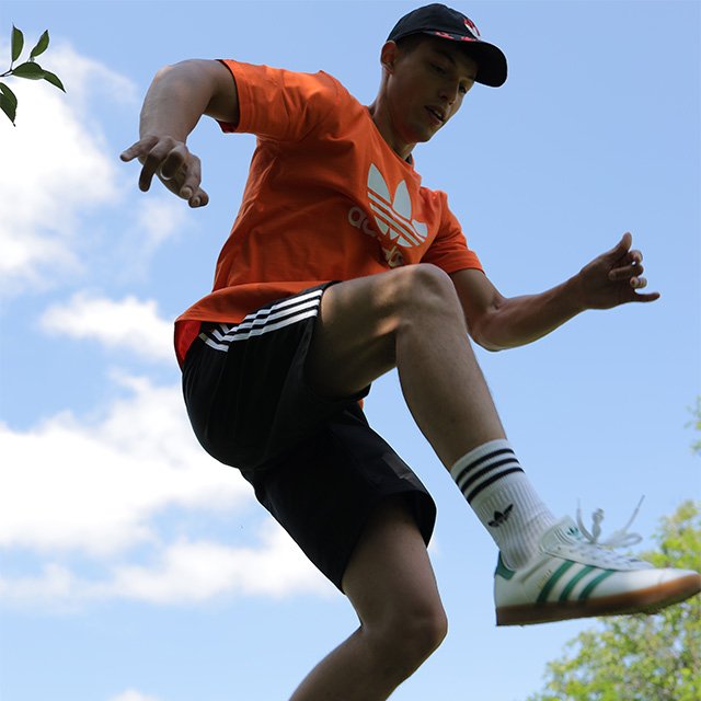 Buzz Sneaker Station - Sportfelszerelés, lábbeli és ruházatot árusító ...