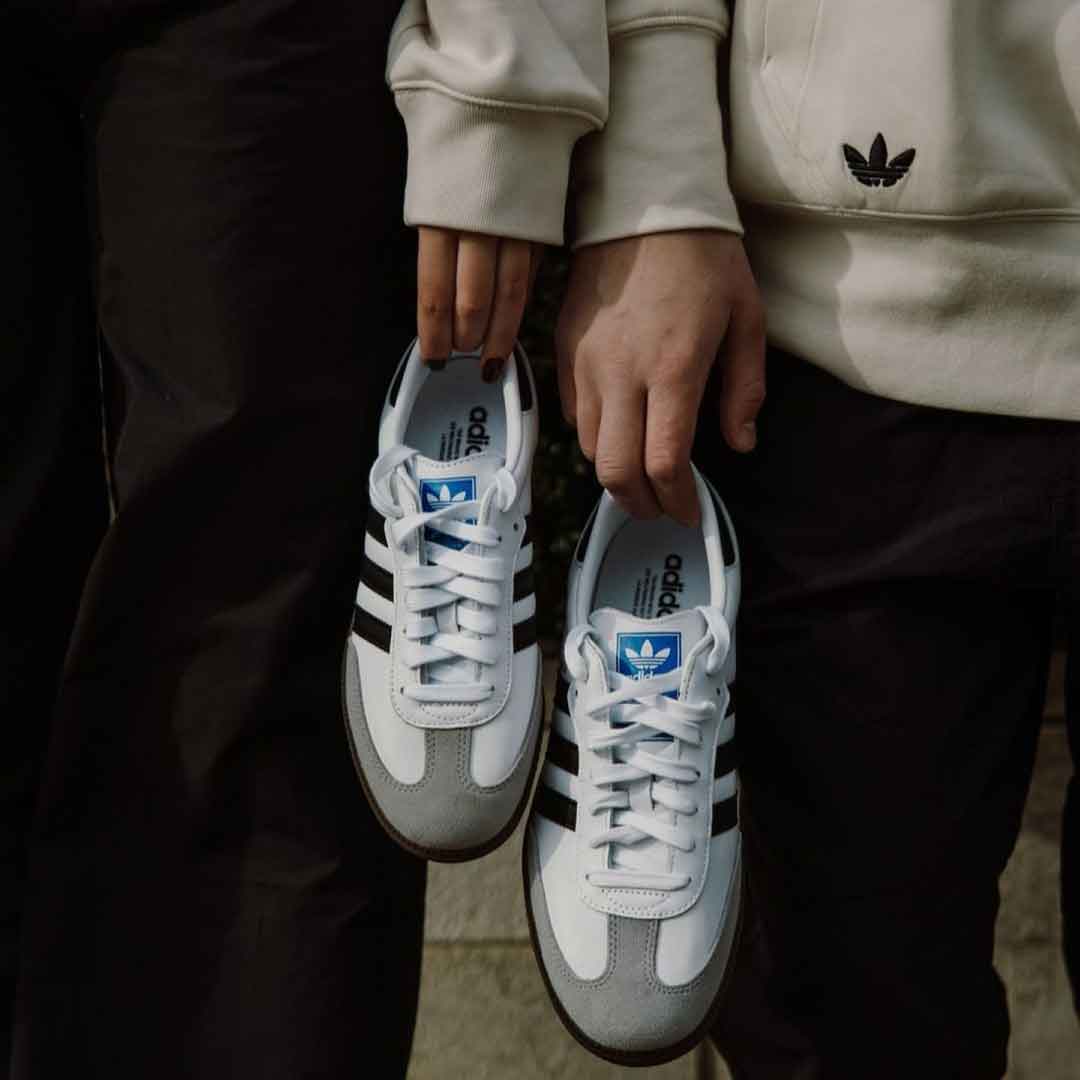 Buzz Sneaker Station - Sportfelszerelés, lábbeli és ruházatot árusító ...